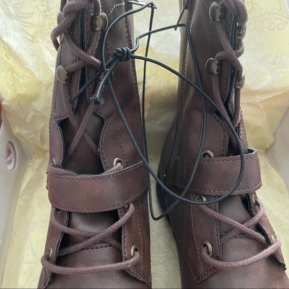 American Rag | Shoes | Nwt Never Worn American Rag Lace Up Brown Combat ...